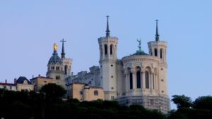 How to ask if someone is available in French – French4me.news